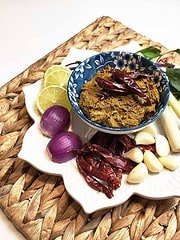 Thai Pork Yellow Curry (Gaeng Garee Moo)